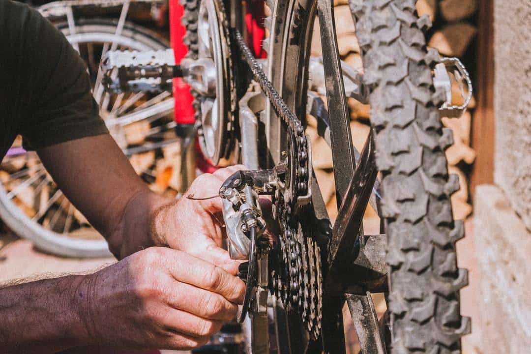 7 Steps For How To Clean A Mountain Bike - 2023 Guide - WebSta.ME