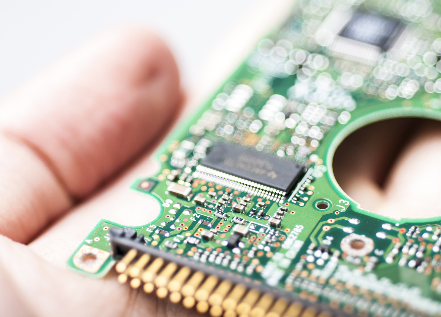 8 Things to Have in Mind When Building Your First PCB Prototype - WebSta.ME