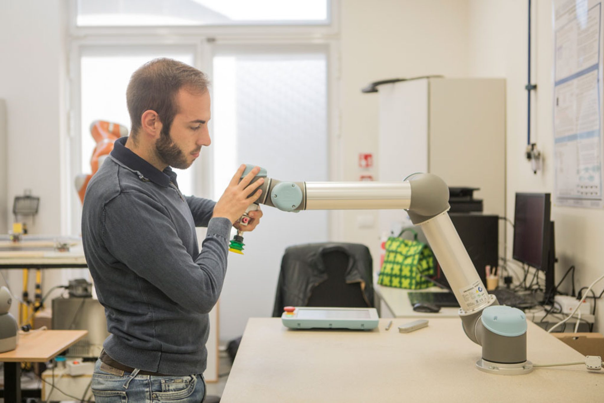 Safety Procedures and Standards of a Collaborative Robot - WebSta.ME