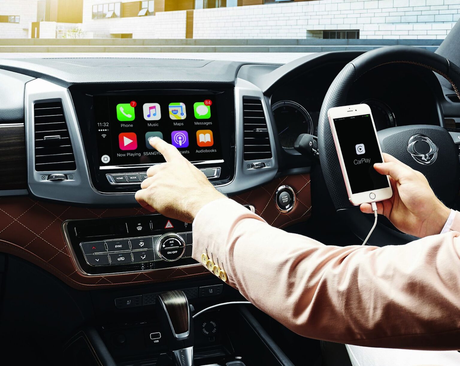 How Apple CarPlay and Google Android Auto Make Driving Comfortable - WebSta.ME