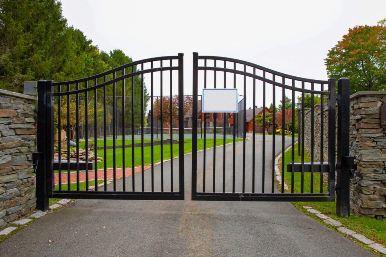 Types of Driveway Gates: Steel vs Aluminum vs Metal Options - WebSta.ME
